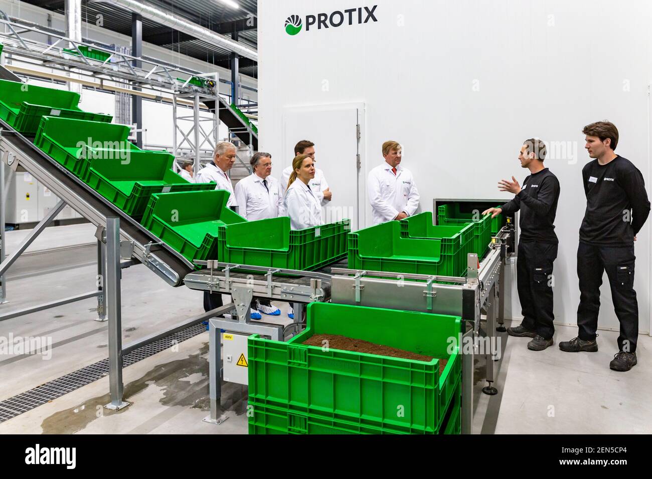 King Willem-Alexander opens a new insect nursery from Protix in Bergen ...
