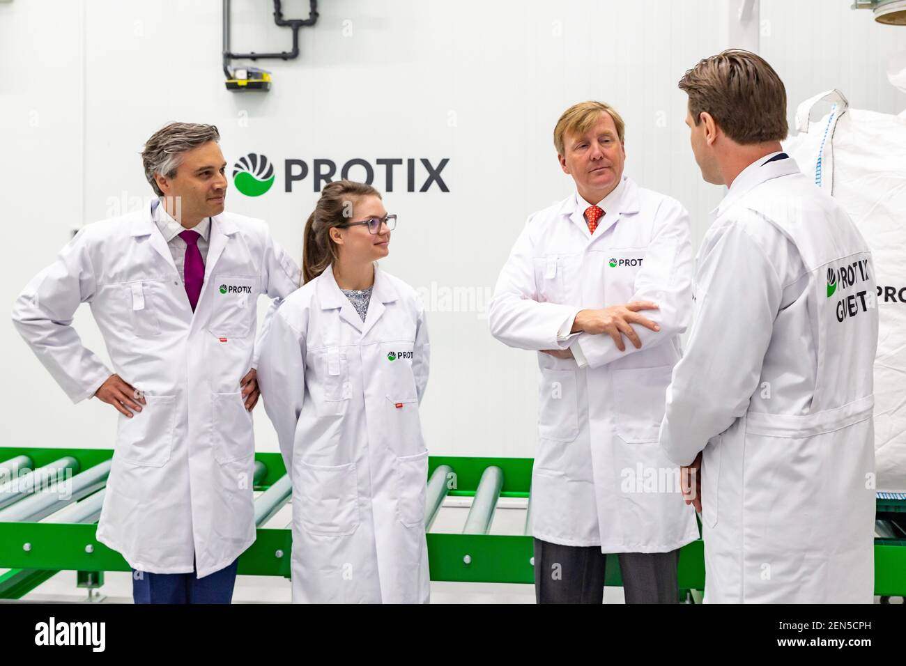 King Willem-Alexander opens a new insect nursery from Protix in Bergen ...