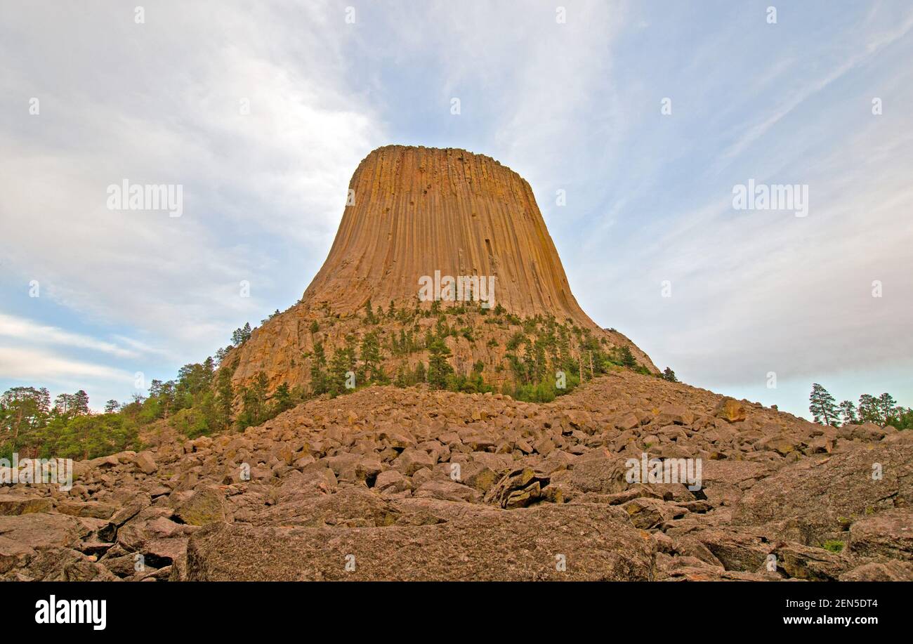 Red glow on Devil's tower at sunset Stock Photo - Alamy
