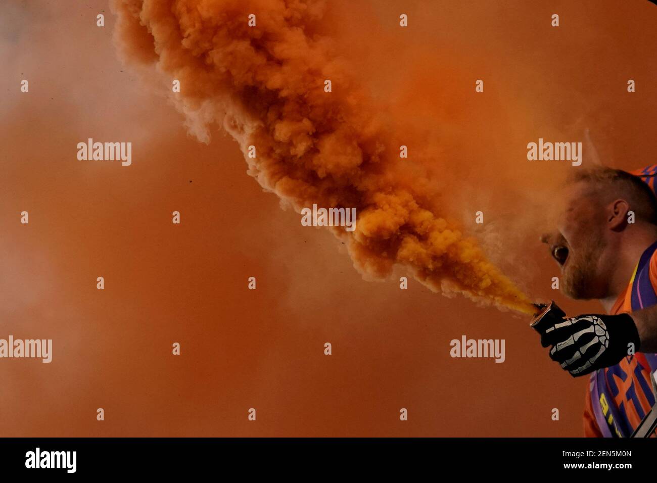 Smoke stadium lights High Resolution Stock Photography and Images - Alamy