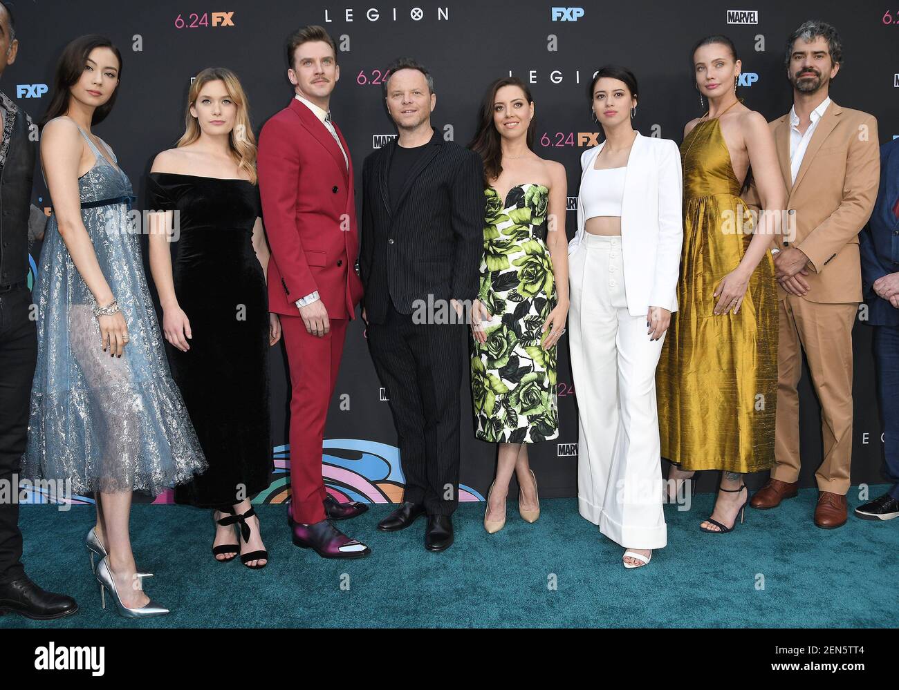 (L-R) LEGION Cast & Crew - Lauren Tsai, Rachel Keller, Dan Stevens ...