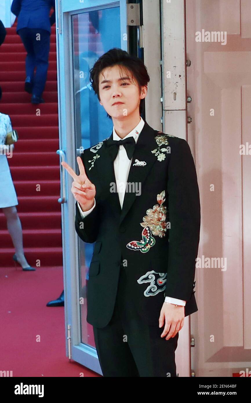Chinese singer and actor Lu Han arrives on the red carpet for the ...