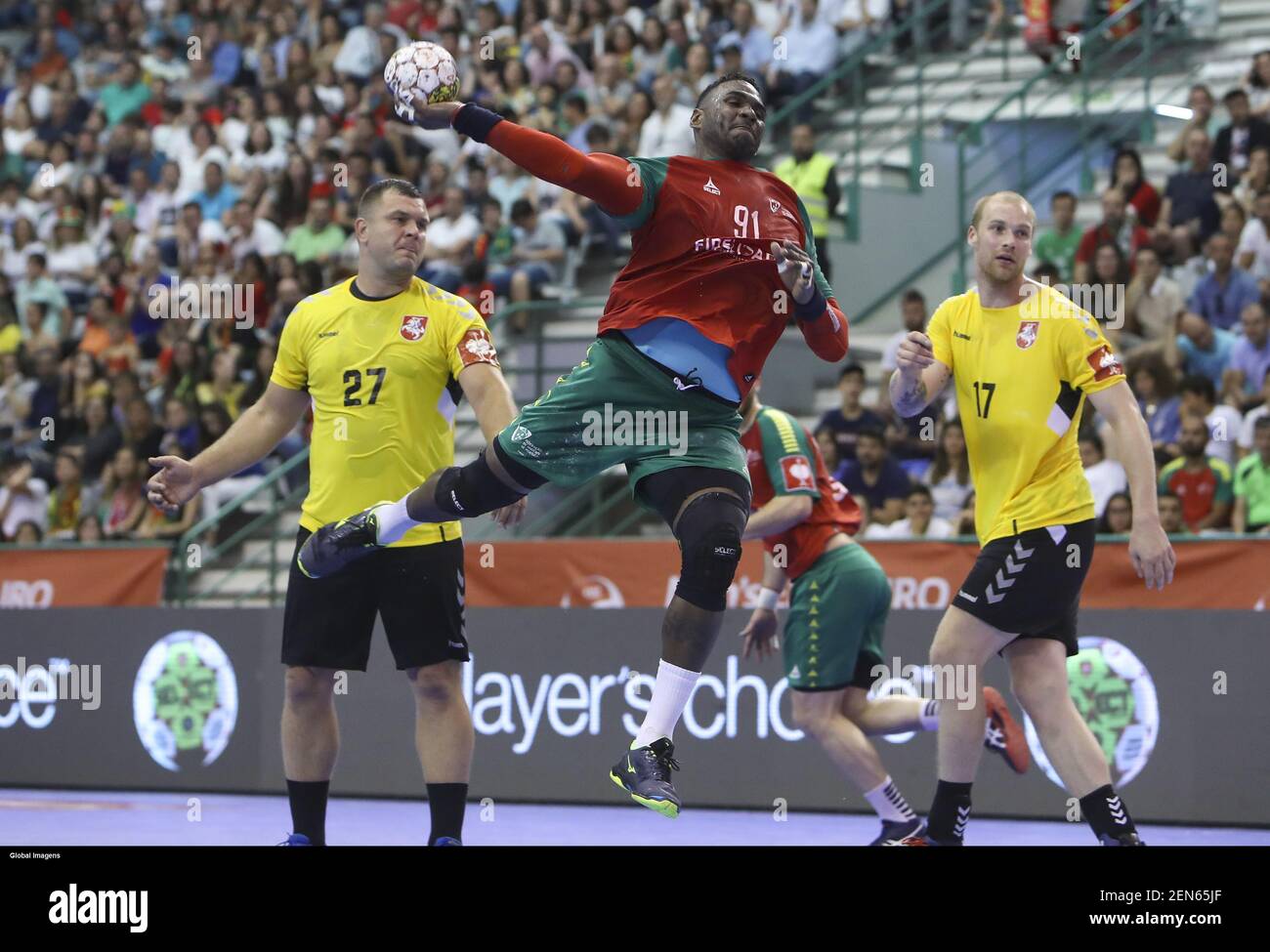 Matosinhos, 05/16/2014 - The Portuguese team of handball team of the ...