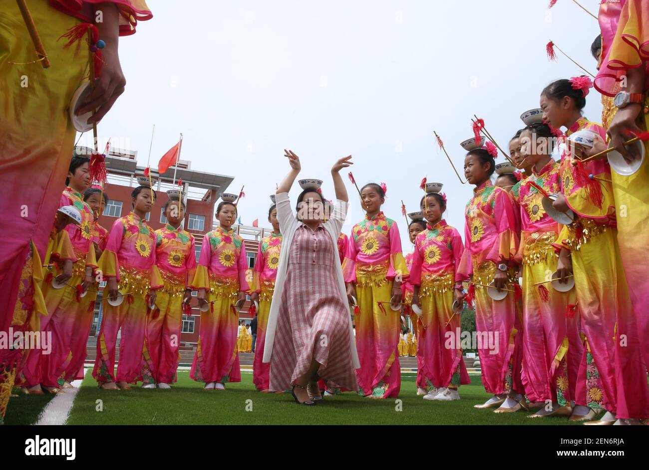 Pagoda of bowl dance hi-res stock photography and images - Alamy