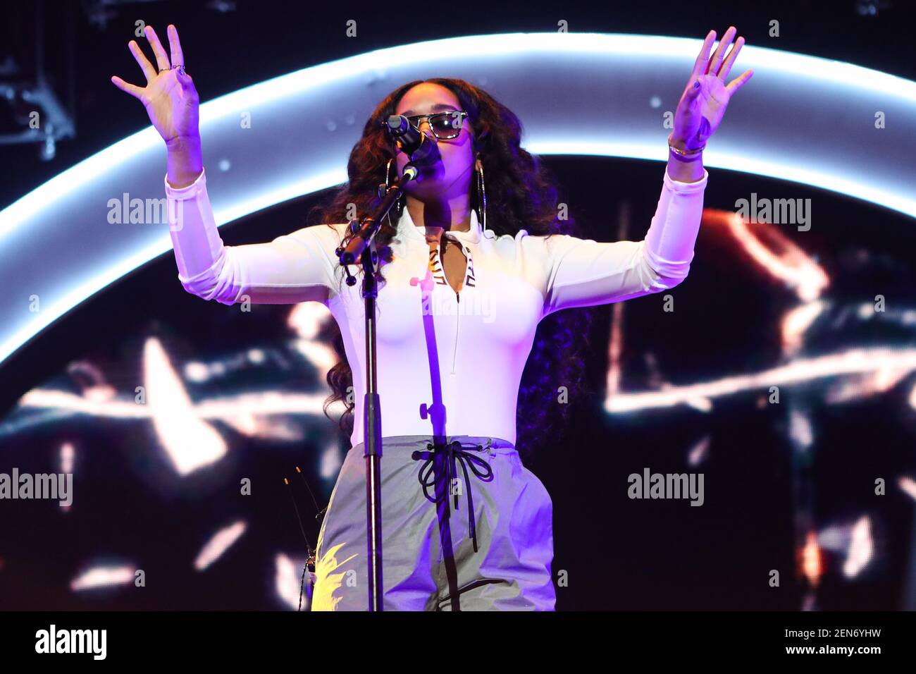 LOS ANGELES, CALIFORNIA, USA - JUNE 20: Singer H.E.R. (Gabi Wilson ...