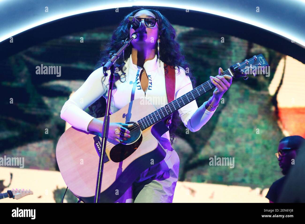 LOS ANGELES, CALIFORNIA, USA - JUNE 20: Singer H.E.R. (Gabi Wilson ...