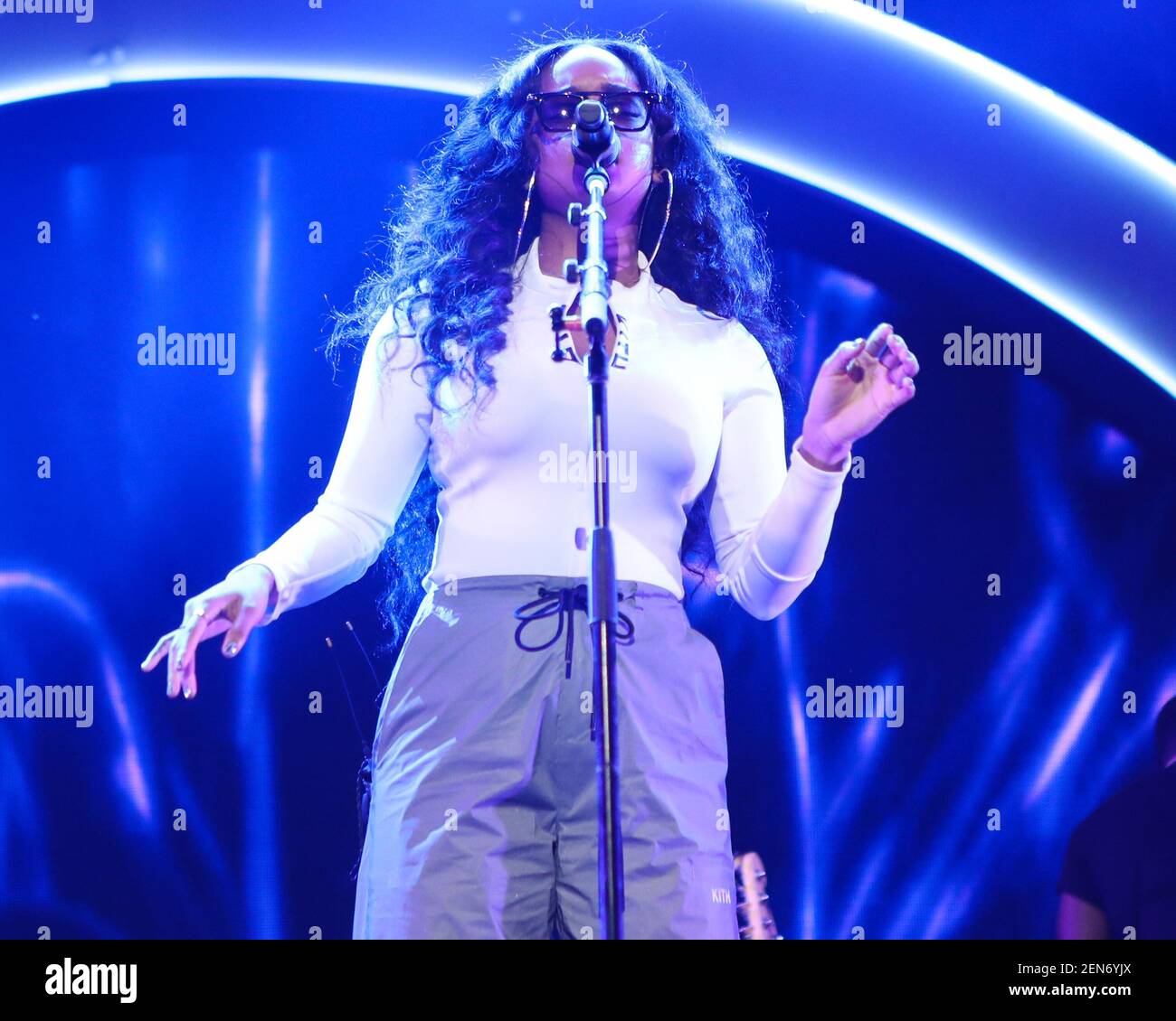 LOS ANGELES, CALIFORNIA, USA - JUNE 20: Singer H.E.R. (Gabi Wilson ...