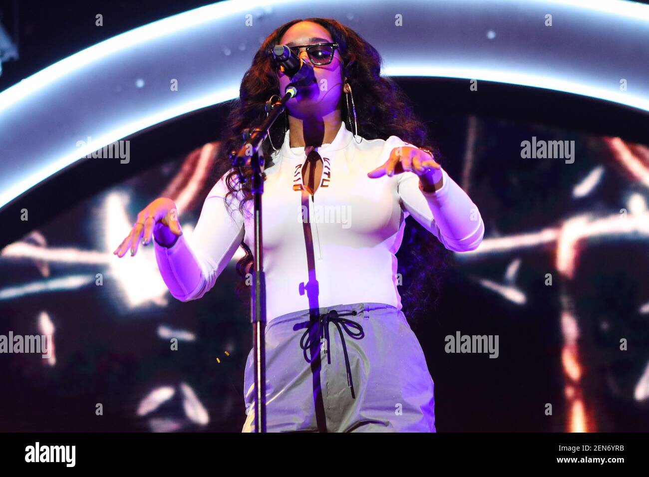 LOS ANGELES, CALIFORNIA, USA - JUNE 20: Singer H.E.R. (Gabi Wilson ...