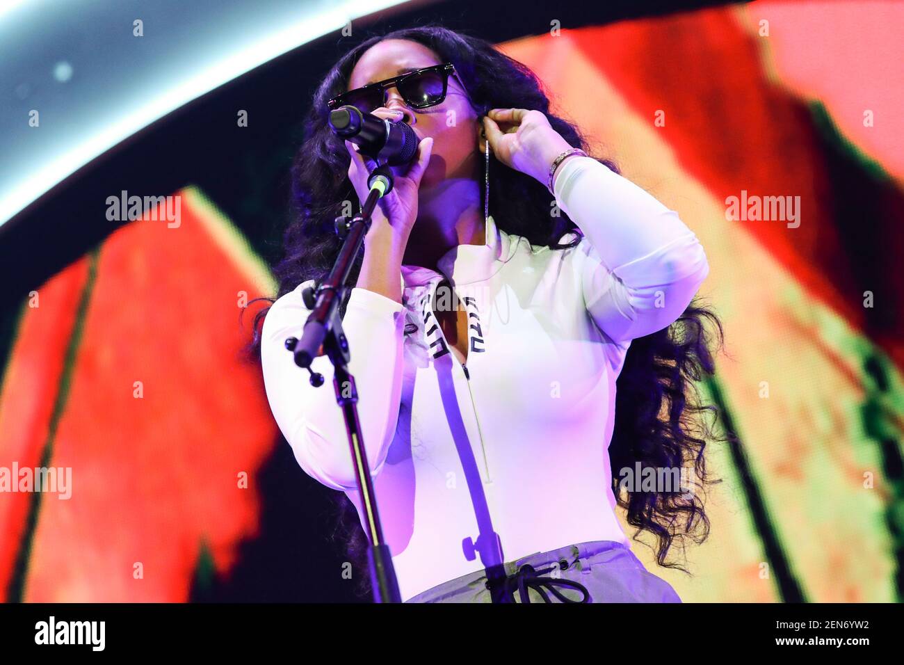 LOS ANGELES, CALIFORNIA, USA - JUNE 20: Singer H.E.R. (Gabi Wilson ...