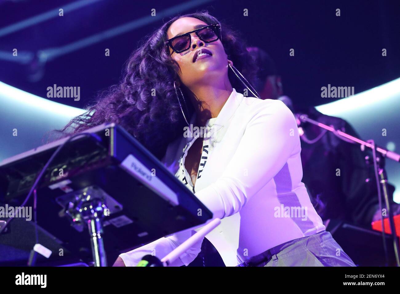 LOS ANGELES, CALIFORNIA, USA - JUNE 20: Singer H.E.R. (Gabi Wilson ...