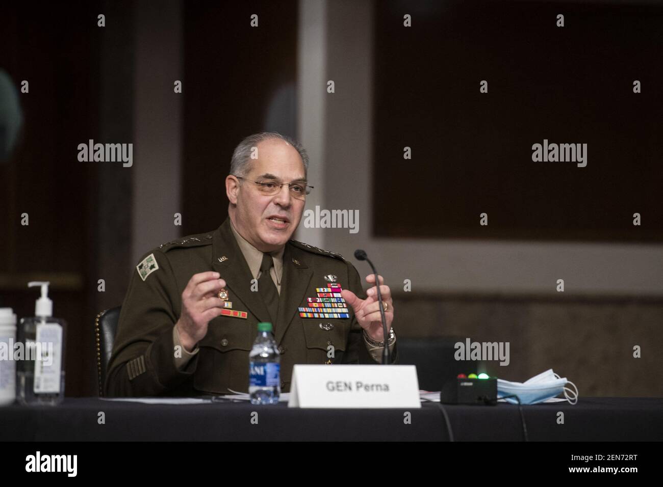 Federal vaccine response hi-res stock photography and images - Alamy