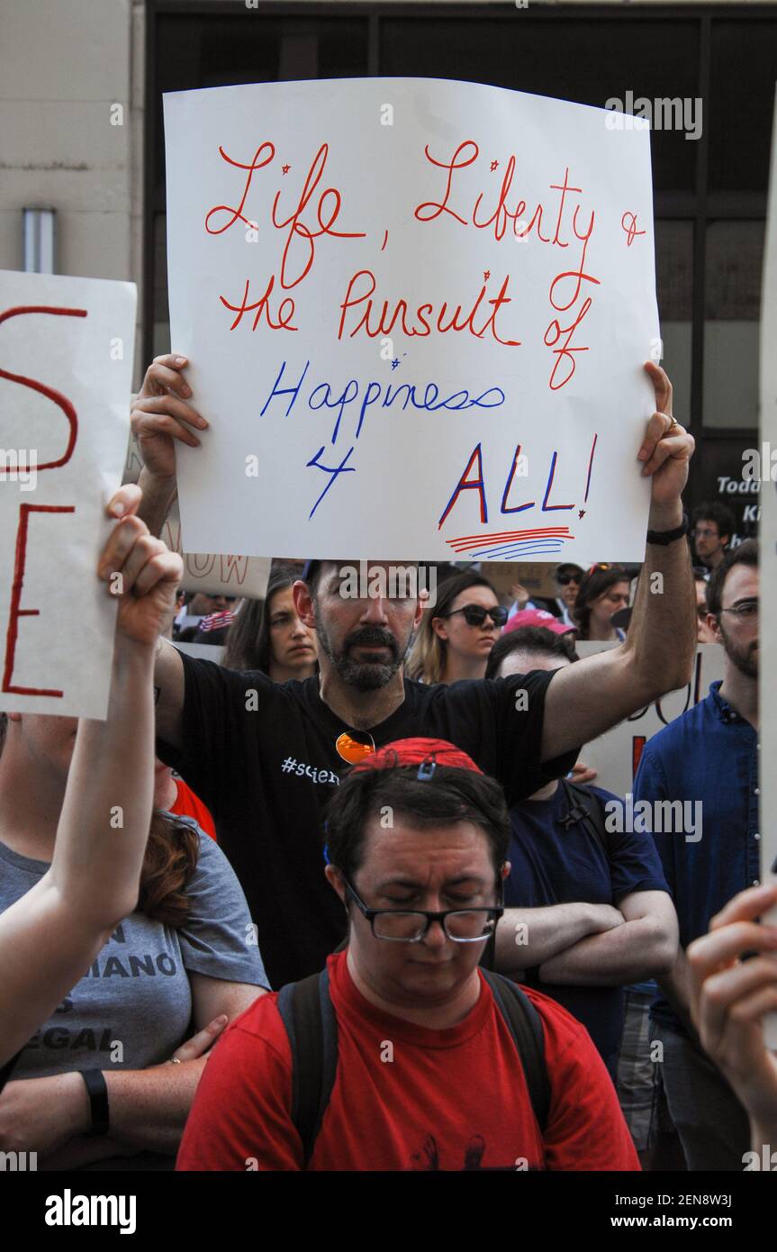 Hundreds of Jewish Philadelphians, undocumented immigrants and their ...