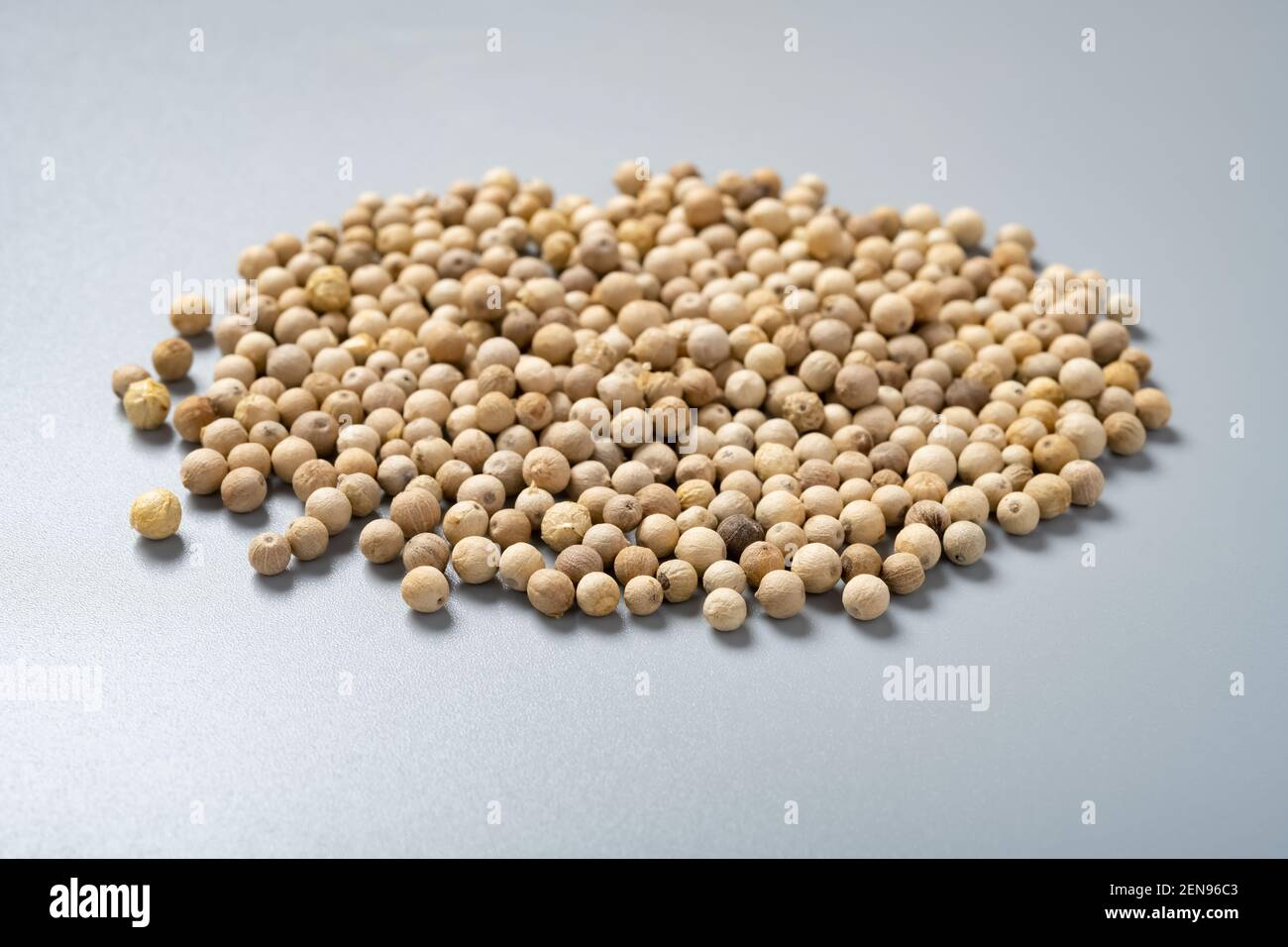 Black pepper fruit hi-res stock photography and images - Alamy