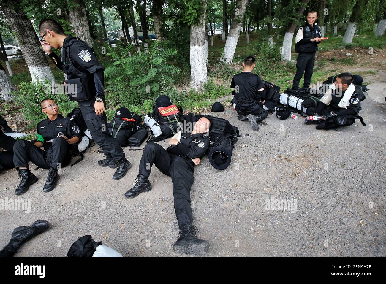 Chinese SWAT police officers take part in a four-day anti-terrorism ...