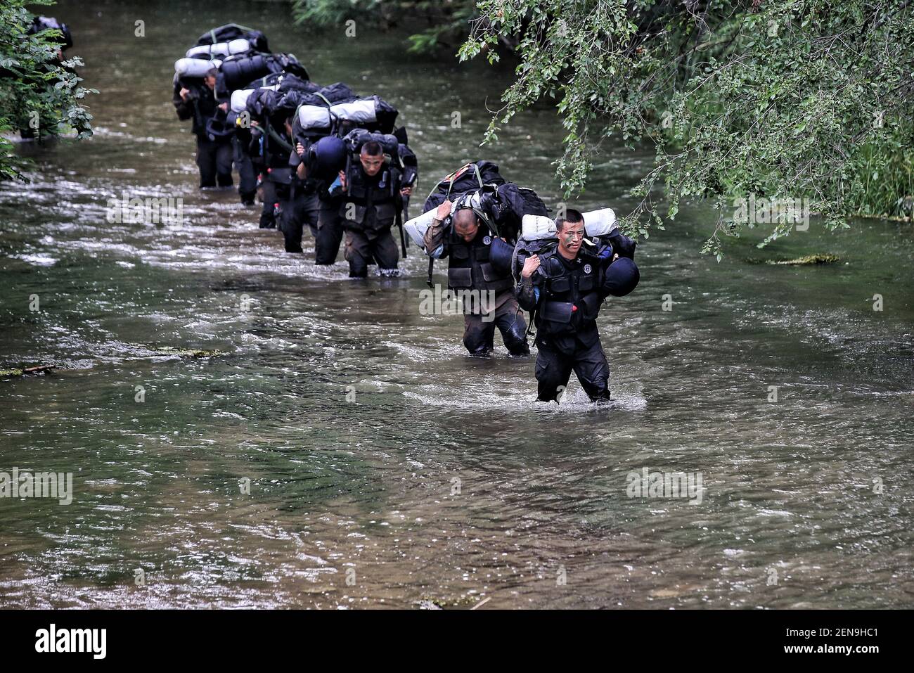 Chinese SWAT police officers take part in a four-day anti-terrorism ...