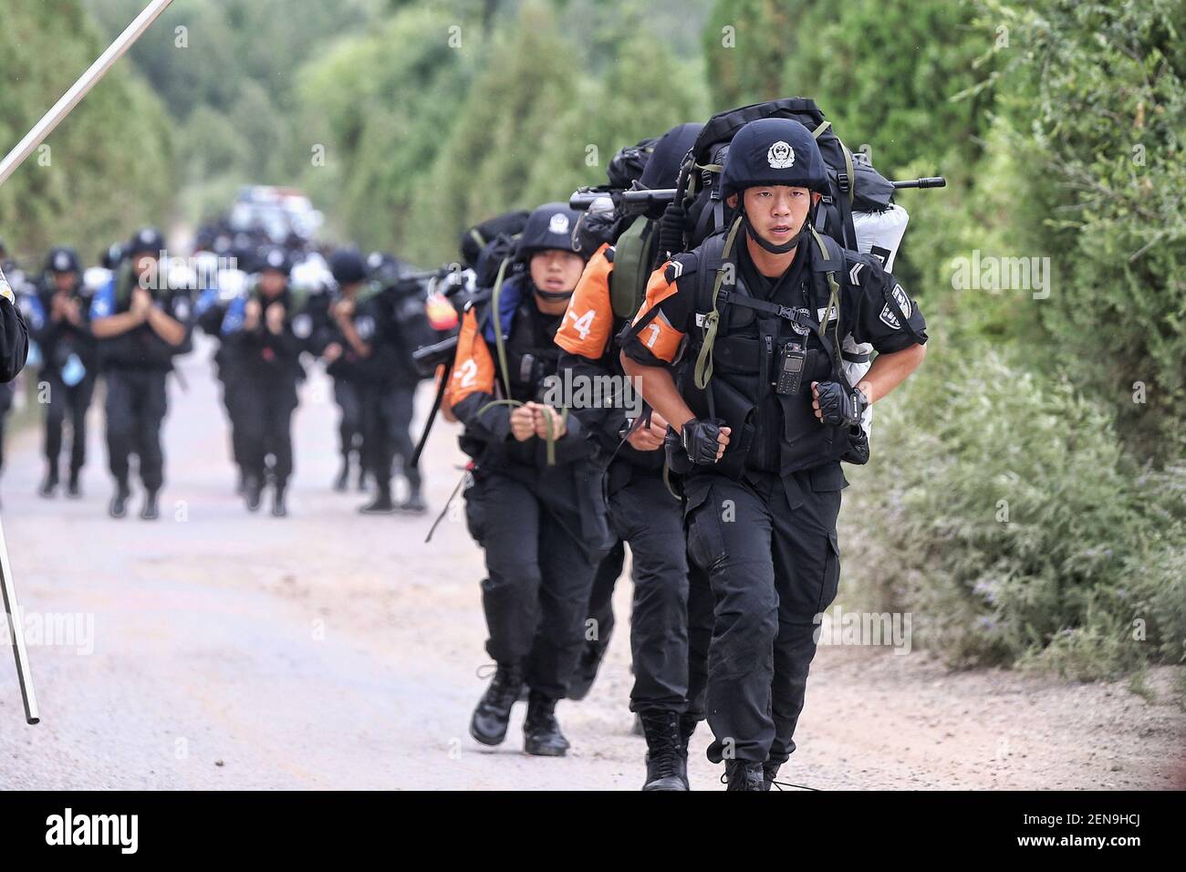 Chinese SWAT police officers take part in a four-day anti-terrorism ...