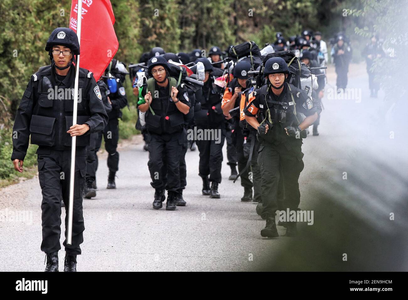 Chinese SWAT police officers take part in a four-day anti-terrorism ...