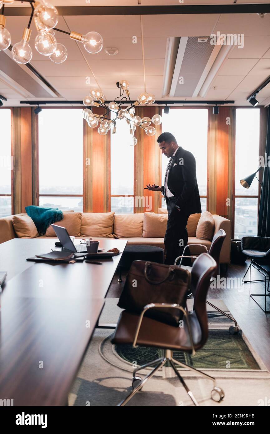 Executive board room hi-res stock photography and images - Alamy