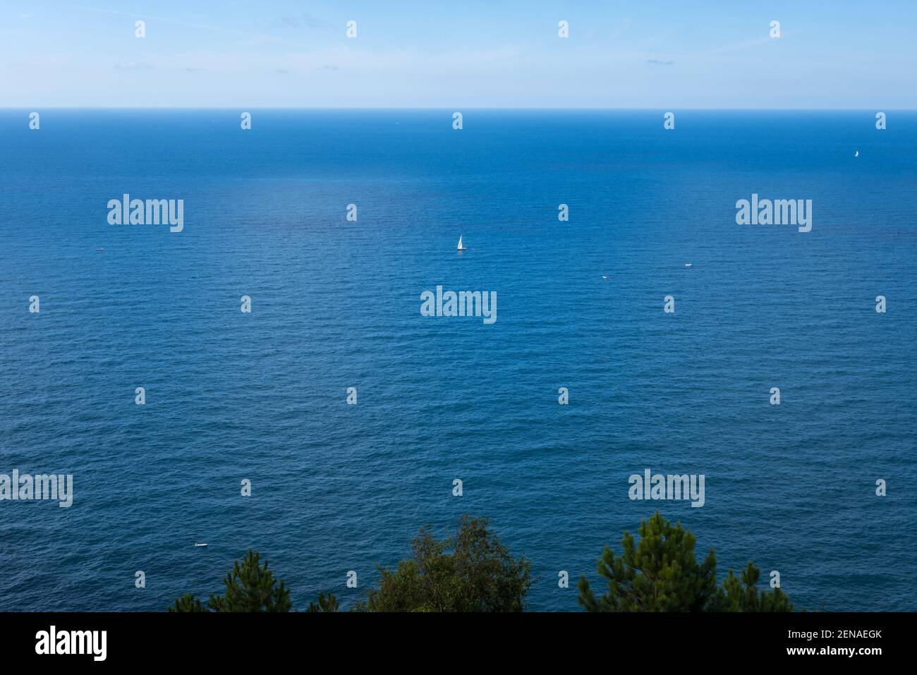 Deep blue atlantic ocean water hi-res stock photography and images - Alamy