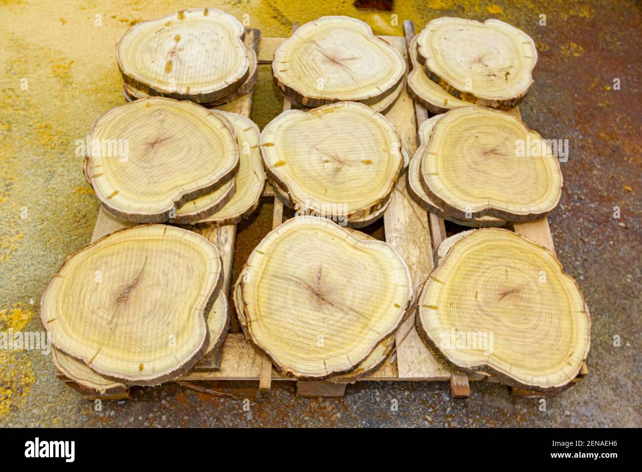 Furniture from the pallet hi-res stock photography and images - Alamy