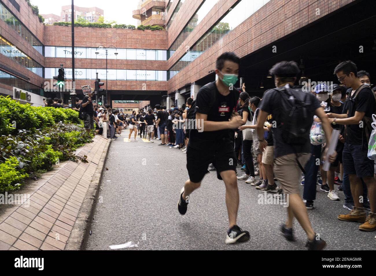 Bucket brigade hi-res stock photography and images - Alamy