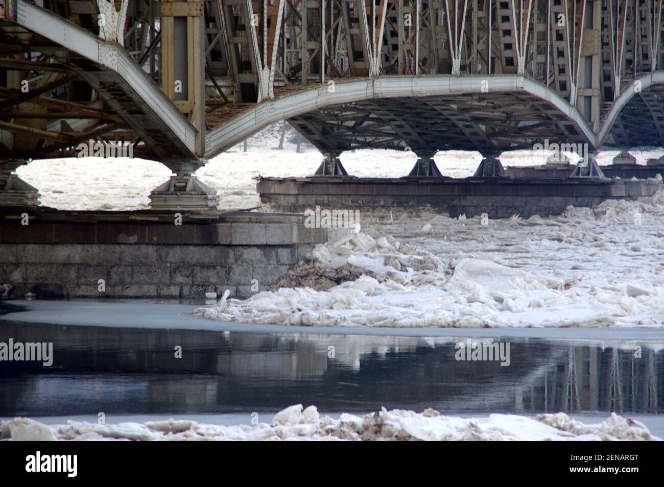 Ice bridge hi-res stock photography and images - Alamy