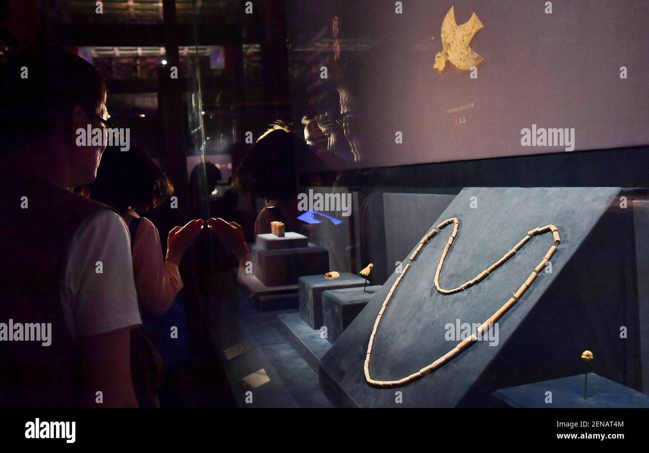 Visitors view jade objects unearthed from world heritage "Liangzhu City ...