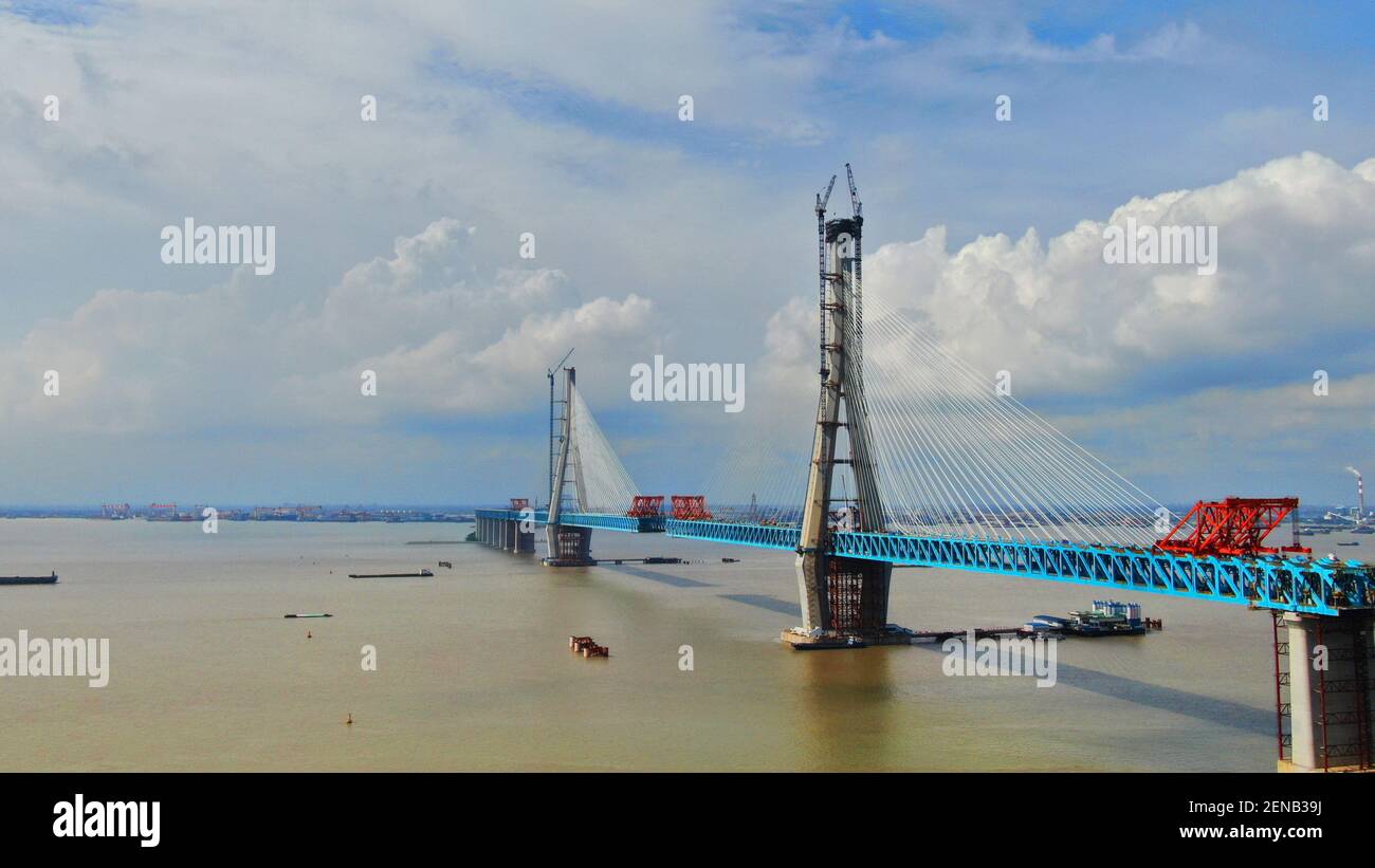 The world's longest cable-stayed bridge, the Hutong (Shanghai-Nantong ...