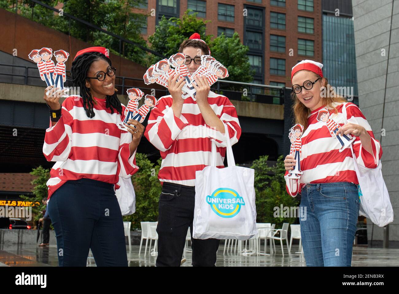 Waldo look-alikes take over NYC in celebration of National "Where's ...