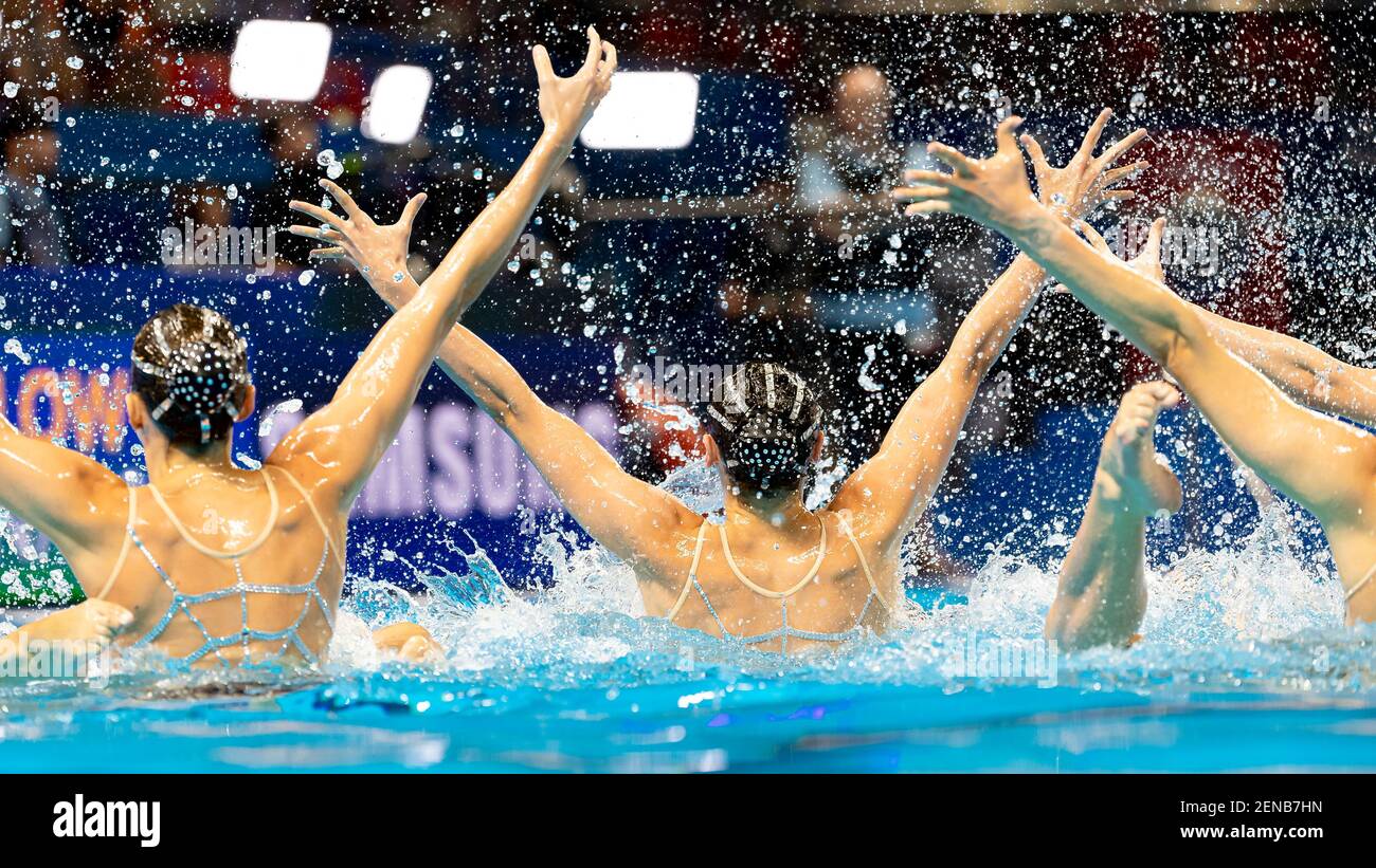 Team italy synchronised swimming hi-res stock photography and images ...