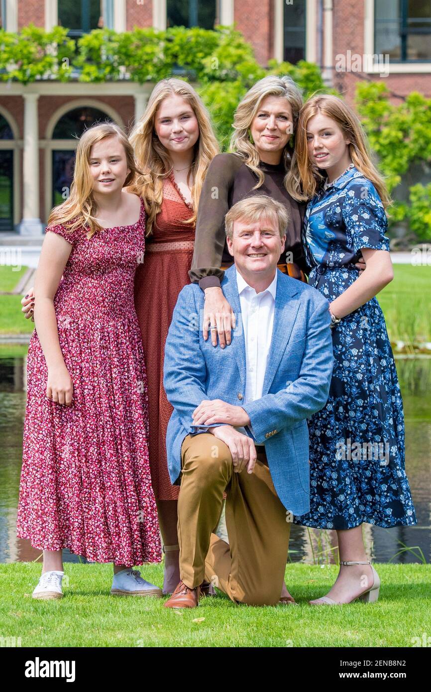King Willem-Alexander and Queen Maxima with their daughters Princess ...