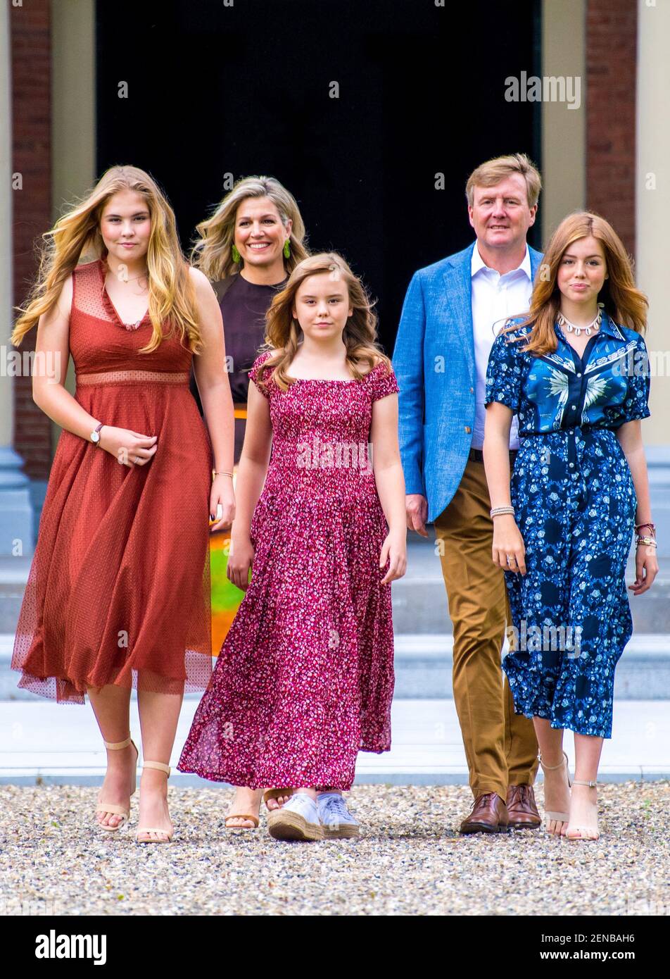 King Willem-Alexander and Queen Maxima with their daughters Princess ...
