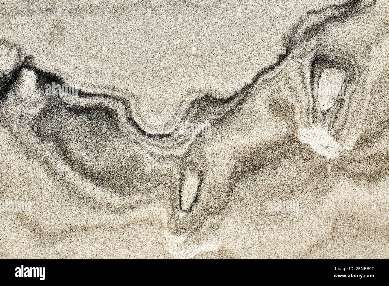 Wavy patterns in the sand Stock Photo - Alamy