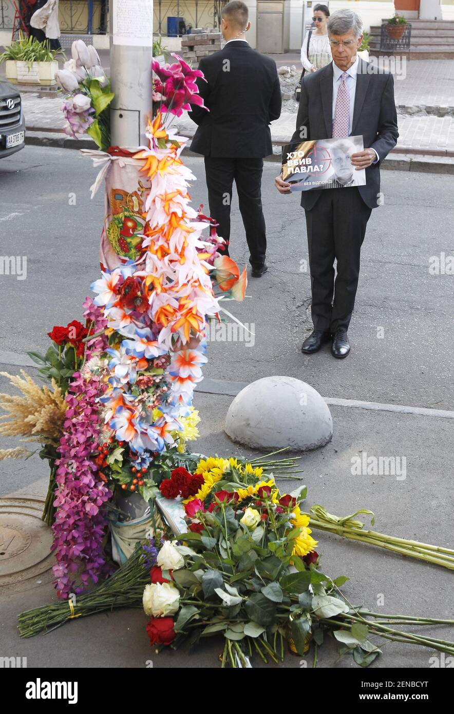 Charge d'affaires of the U.S. Embassy in Ukraine, William Taylor pays ...