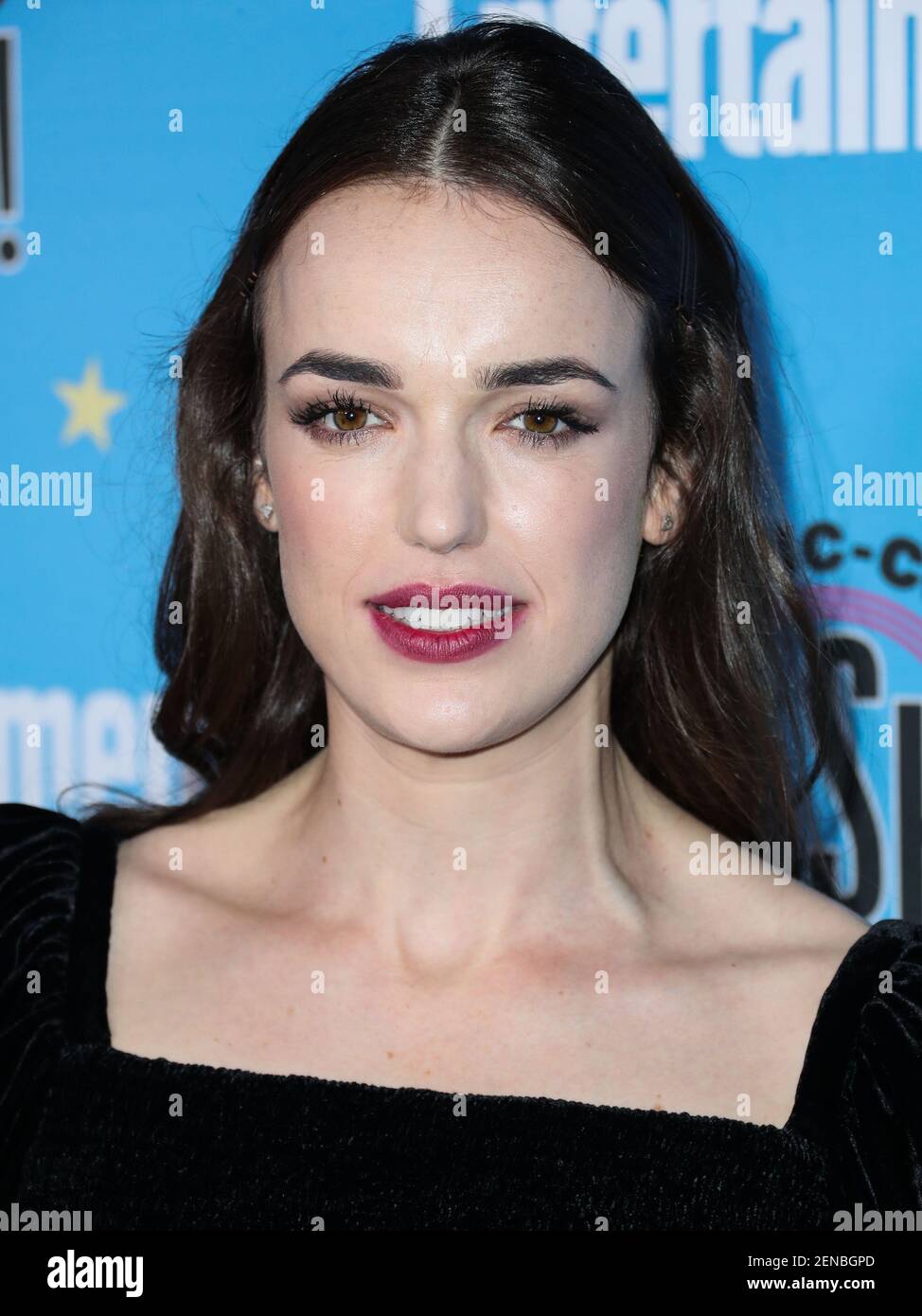 SAN DIEGO, CALIFORNIA, USA - JULY 20: Actress Elizabeth Henstridge ...