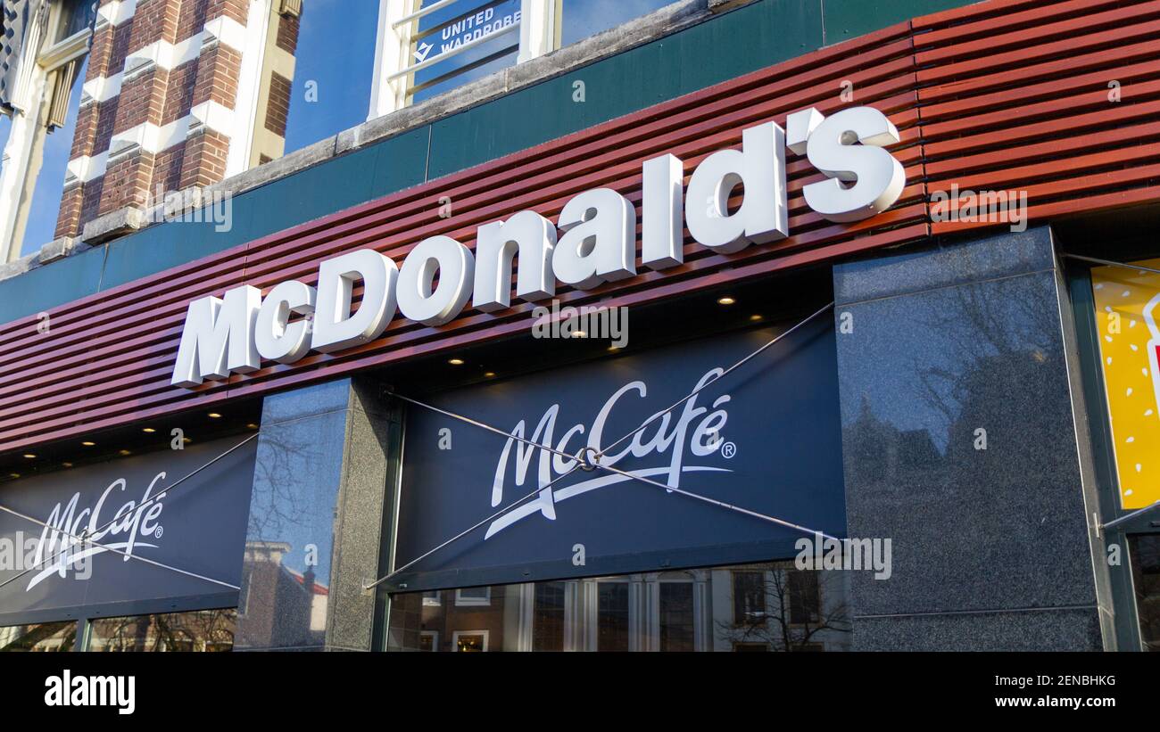 Mcdonalds mccafe logo sign hi-res stock photography and images - Alamy