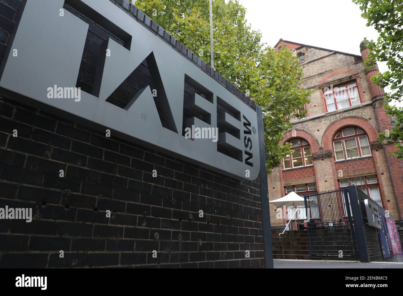 Ultimo Tafe Logo