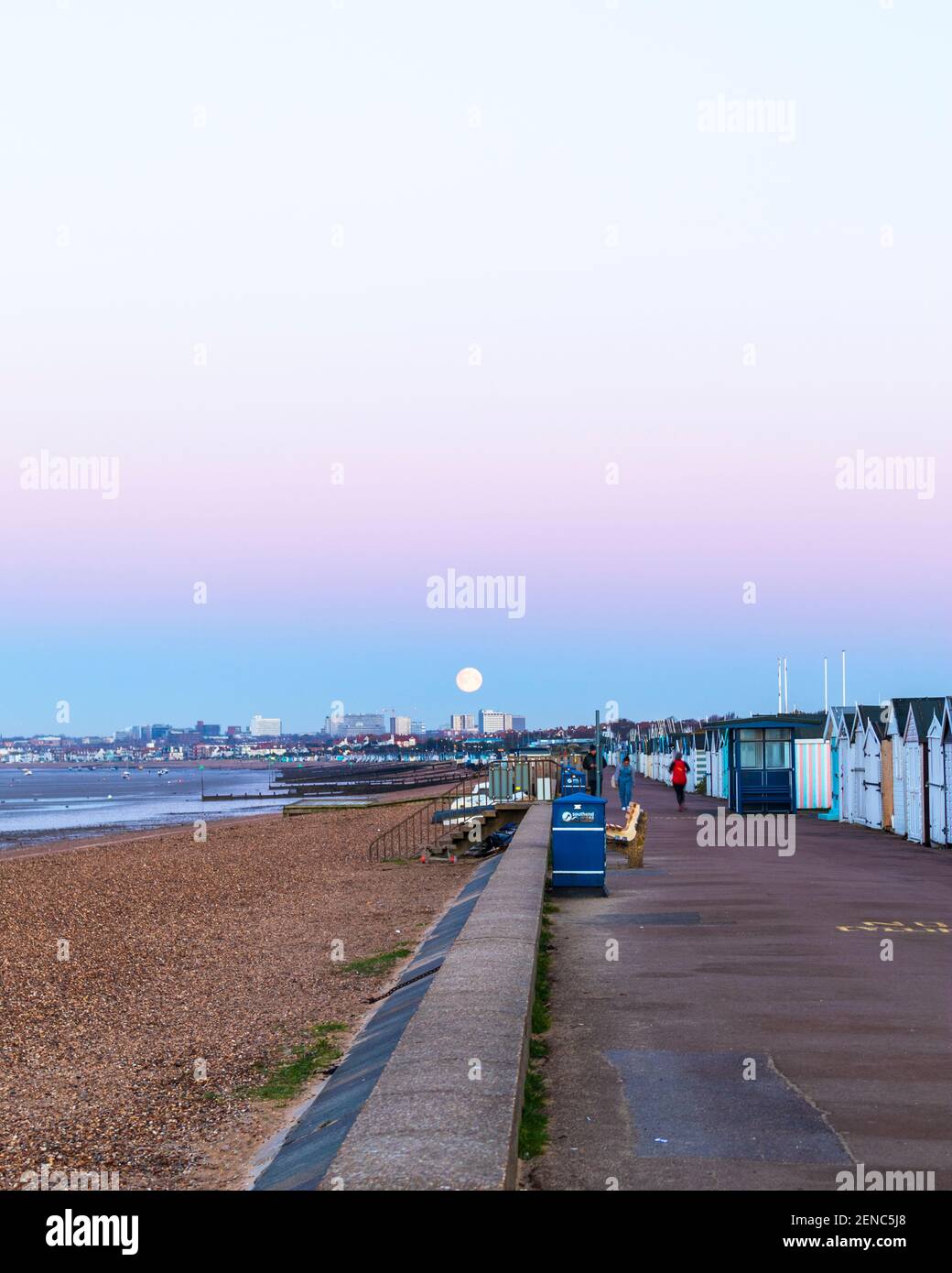 Thorpe bay seafront hi-res stock photography and images - Alamy