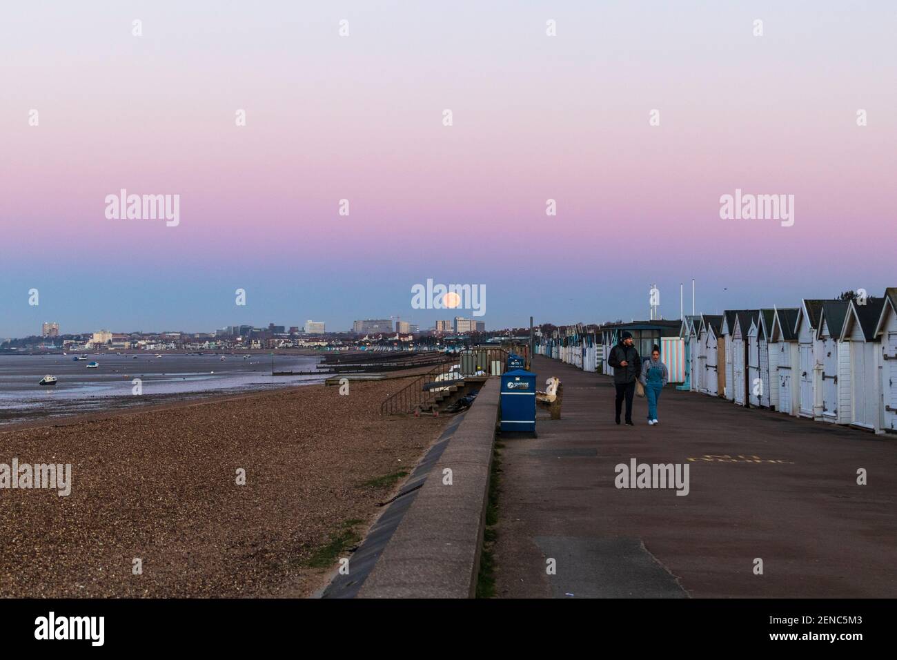 Thorpe bay seafront hi-res stock photography and images - Alamy