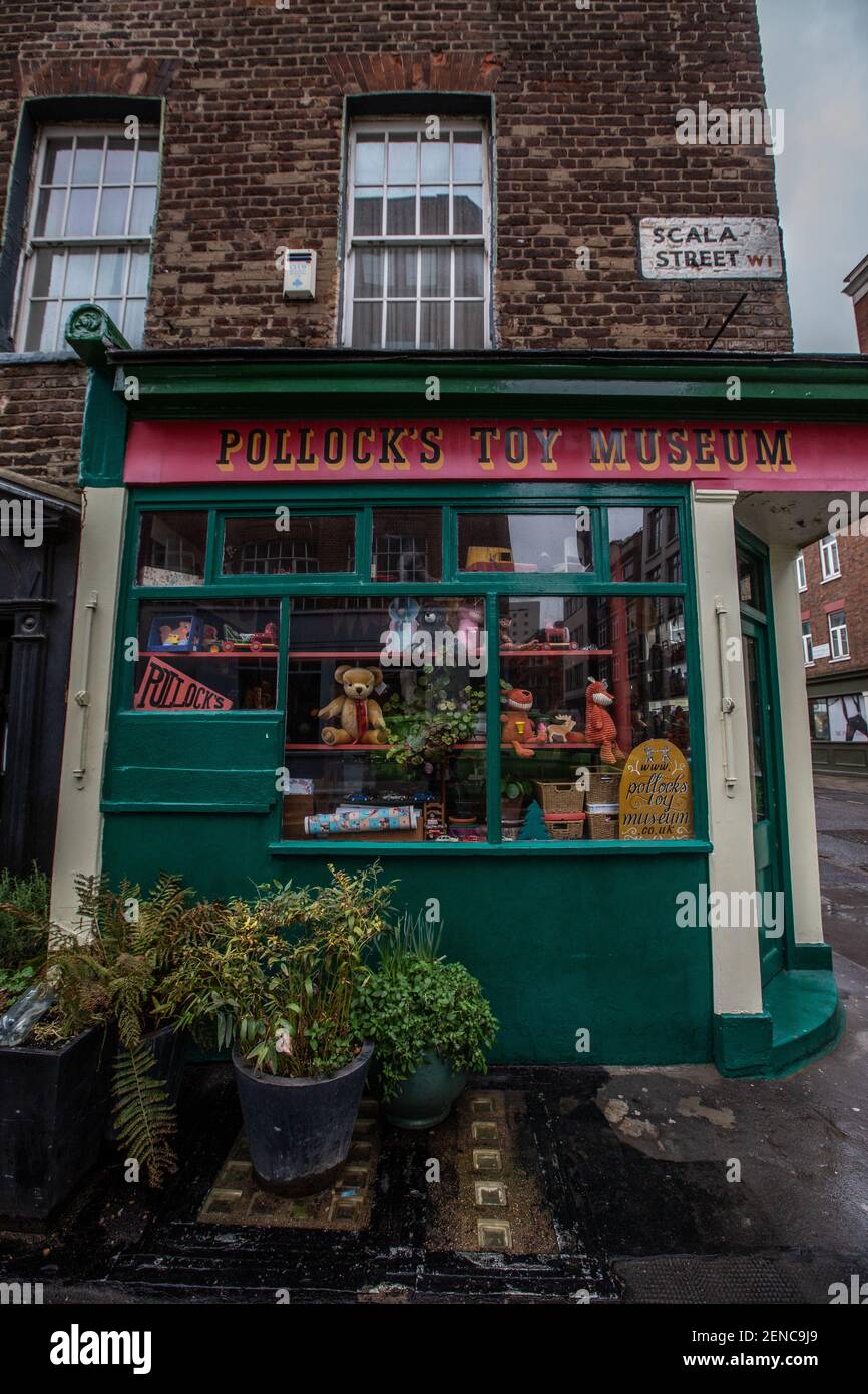 Benjamin pollock's toy museum hi-res stock photography and images - Alamy