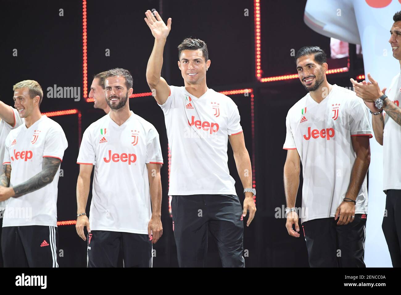 Shanghai,CHINA-Cristiano ronaldo and teammates appeared in the 19 / 20 ...