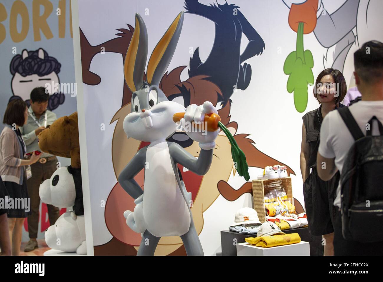Bugs Bunny from American cartoon shows up in China Licensing Expo 2019 ...