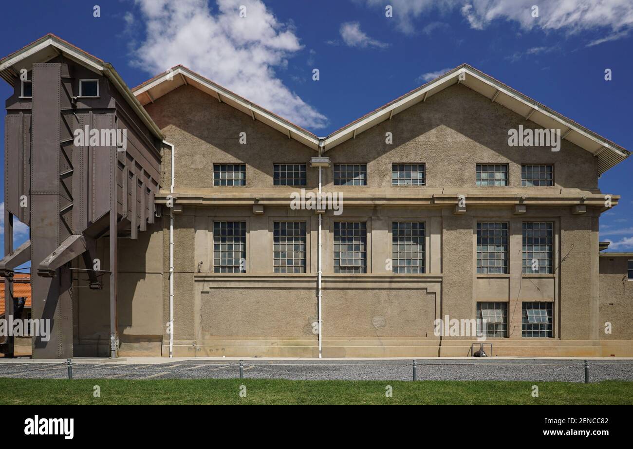 Canberra architecture hi-res stock photography and images - Alamy