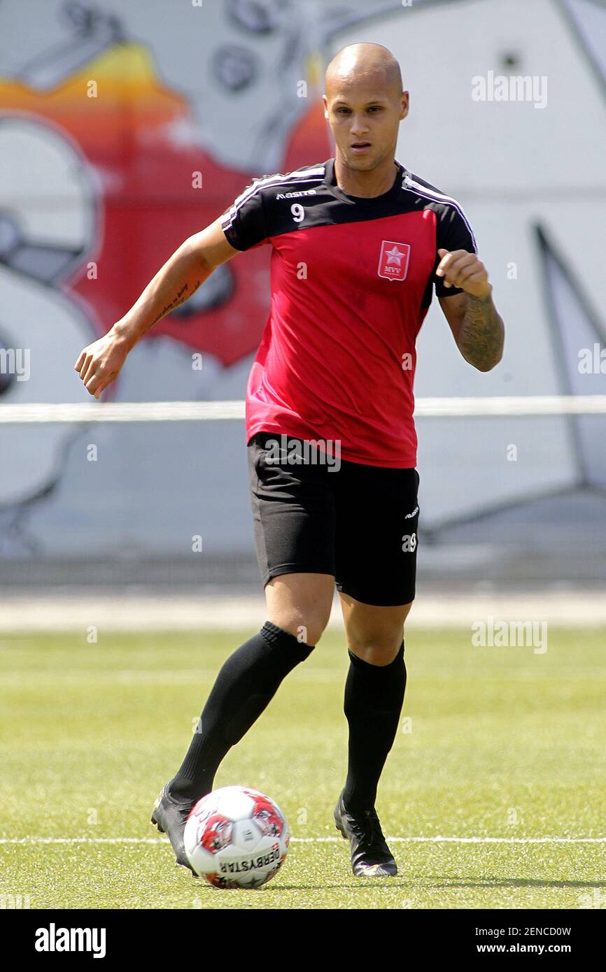MAASTRICHT- football, 24-07-2019, stadion de Geusselt, photocall MVV ...