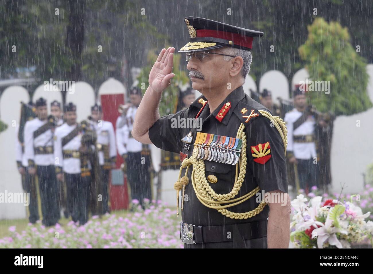 GOC in Chief, Eastern Command Lt Gen M. M. Naravane pays tribute to the ...