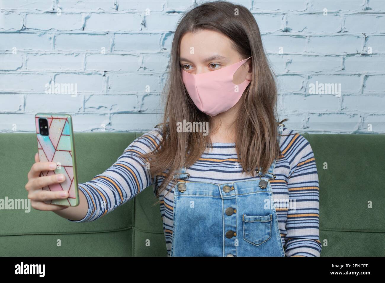 Girl uniform selfie hi-res stock photography and images - Alamy