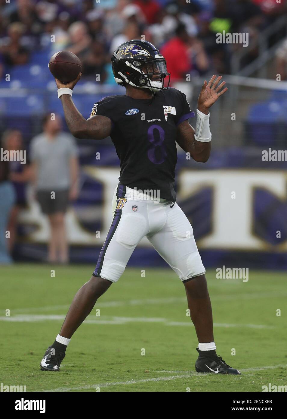 Baltimore Ravens QB Lamar Jackson (8) participates in a practice at M&T ...