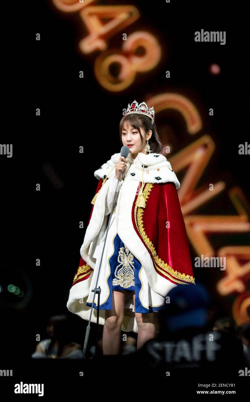 Winner Li Yitong of Chinese girl group SNH48 poses with her champion ...