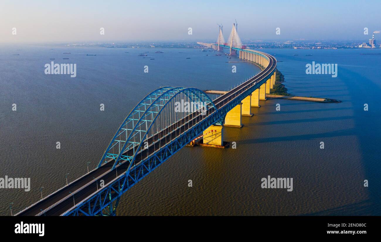 The world's longest cable-stayed bridge, the Hutong (Shanghai-Nantong ...