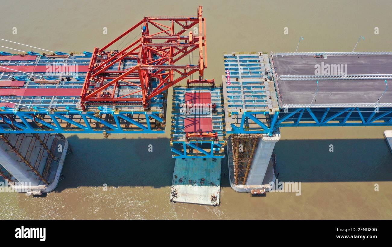 The world's longest cable-stayed bridge, the Hutong (Shanghai-Nantong ...